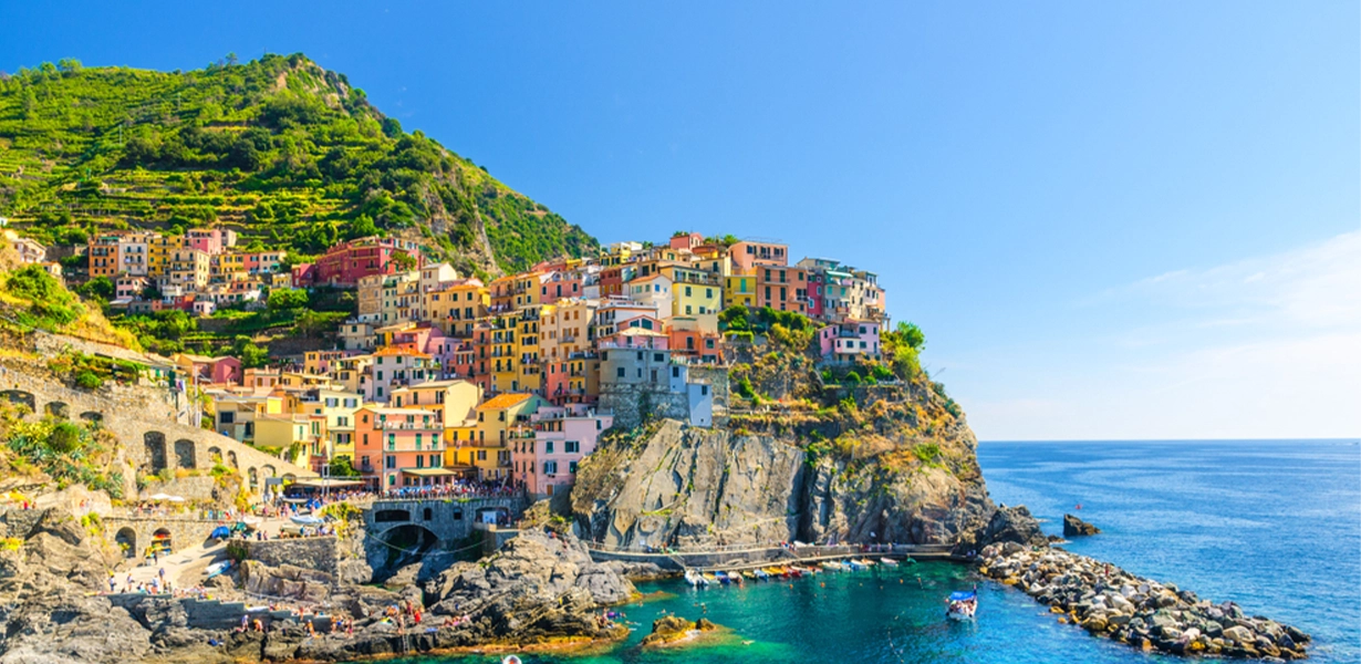 Guide to Manarola in Cinque Terre: Attractions & Tips 2025